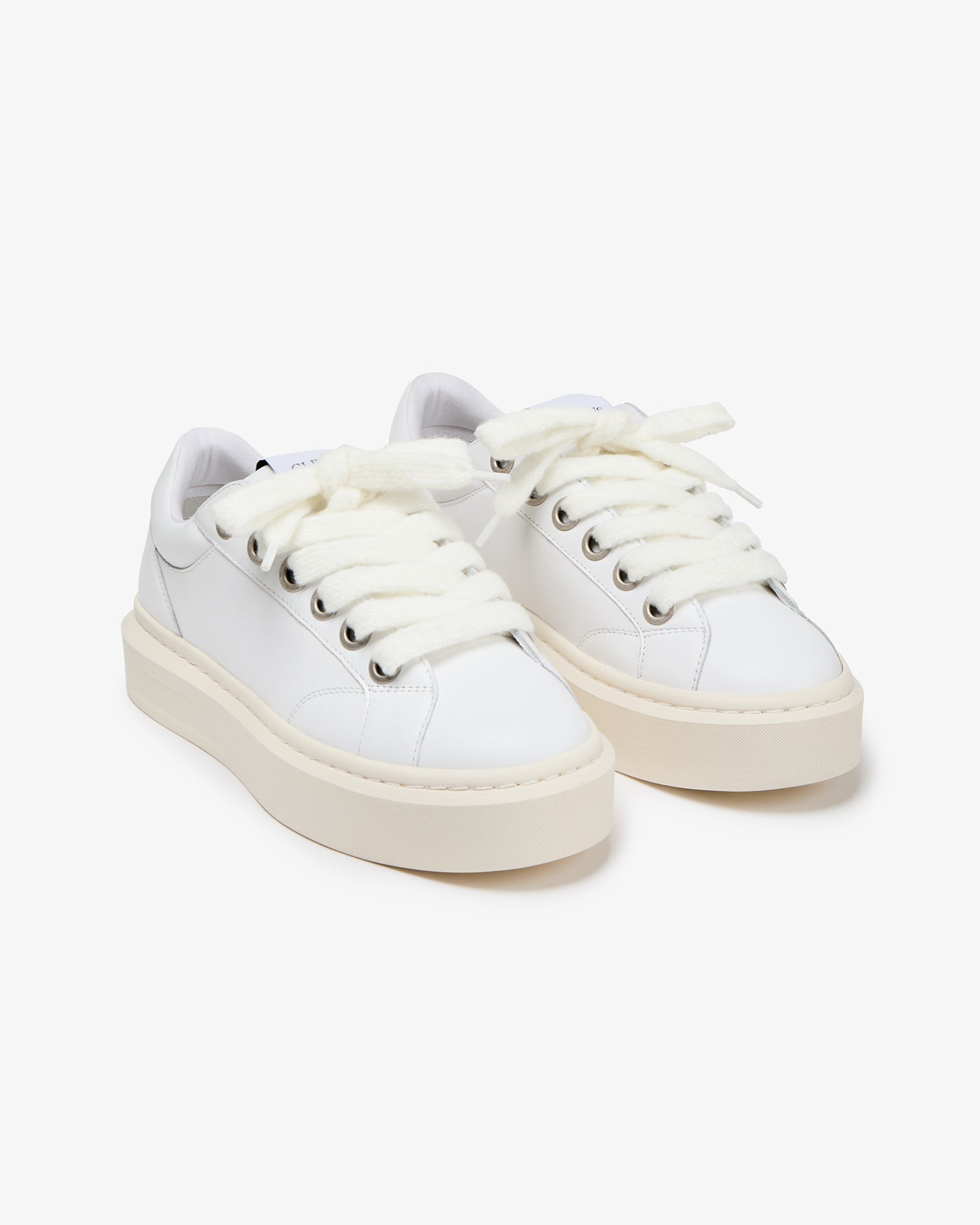 Cleens | Essential British luxury trainers, crafted in Portugal.